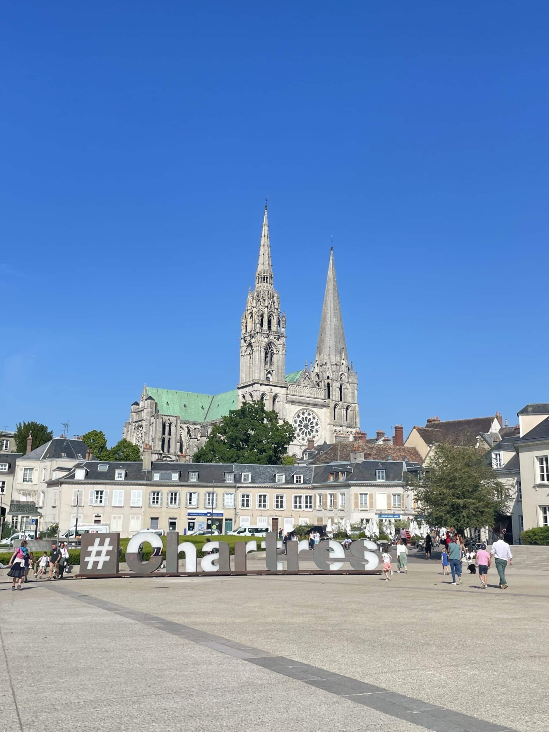 Visite Guidée de la Cathédrale de Chartres (France) : Carnet de voyage